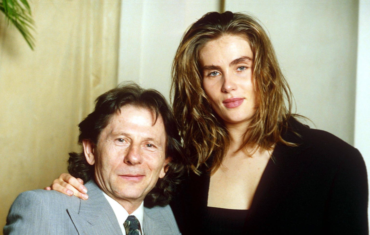 Emmanuelle Seigner Jeune - SuperStars Blog